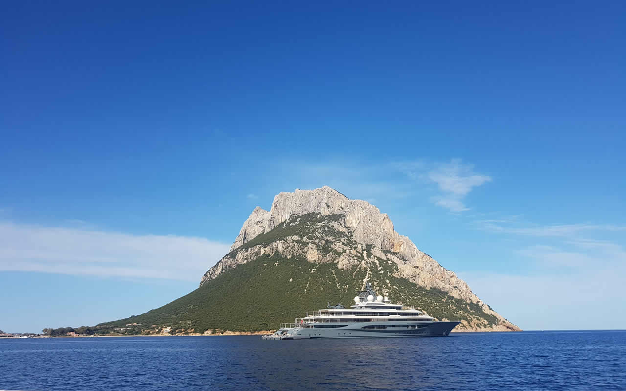 Tavolara island, the smallest kingdom in the world - Felix Hotels